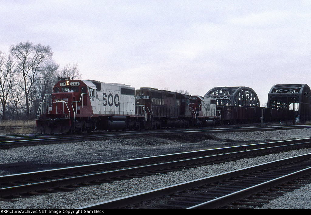 SOO 764, HLCX 5023, and SOO 740